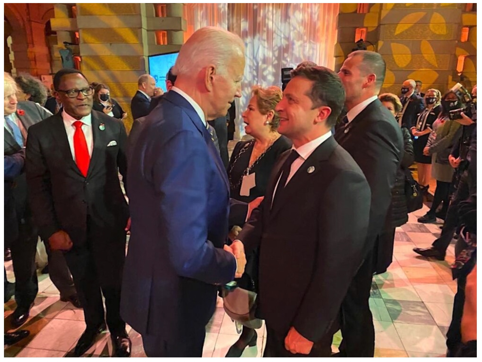 Joe Lauria, As Bakhmut Falls, US may Turn from Ukraine, Starting with ...